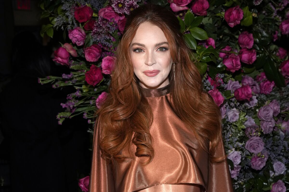 Lindsay Lohan y Bader Shammas dan la bienvenida a Luai. - Punto Rojo ...